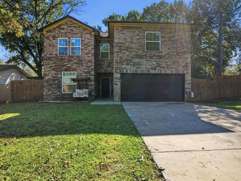832 N Atkerson Lane , Euless, Texas 76040 - For Sale