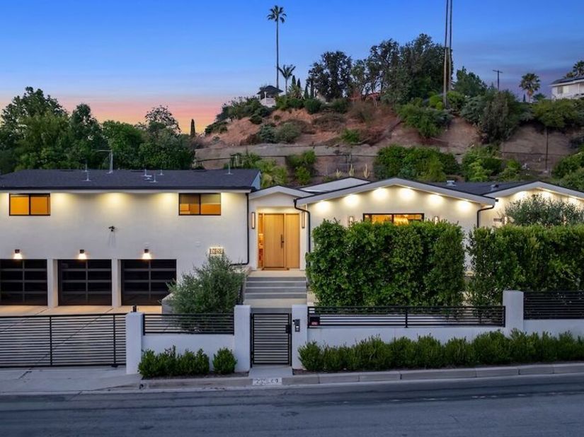 20226 Lorenzana Drive, Woodland Hills, CA 91364 - For Sale