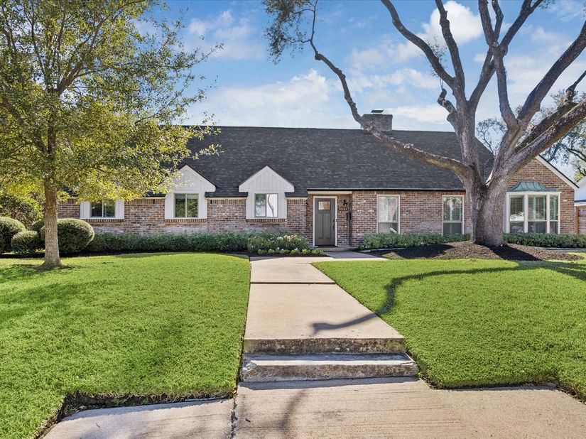 7525 Briar Rose Drive, Houston, TX 77063 - For Sale